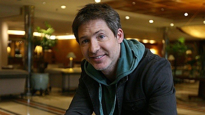 Adrián Suar. VIDEO. En el suelo por fuerte dolor. - PuntoSeguido.com.ar